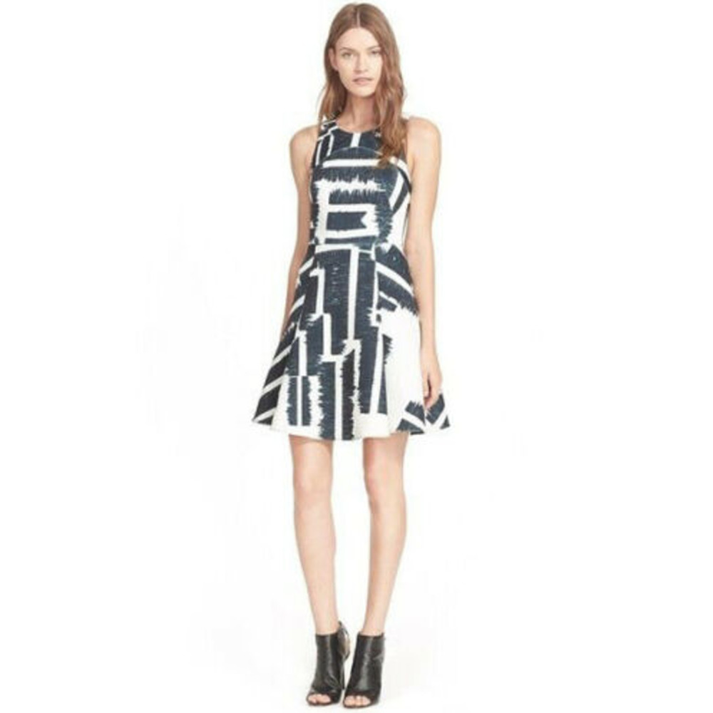 Hunter Bell Hannah Black White Abstract Neoprene Slee… - Gem